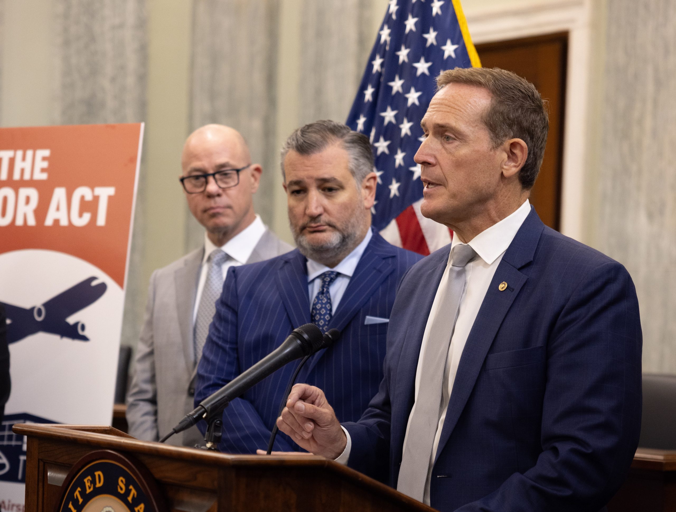 Senator Budd Joins Chairman Cruz, Colleagues in Introducing the ROTOR Act to Improve Aviation ...